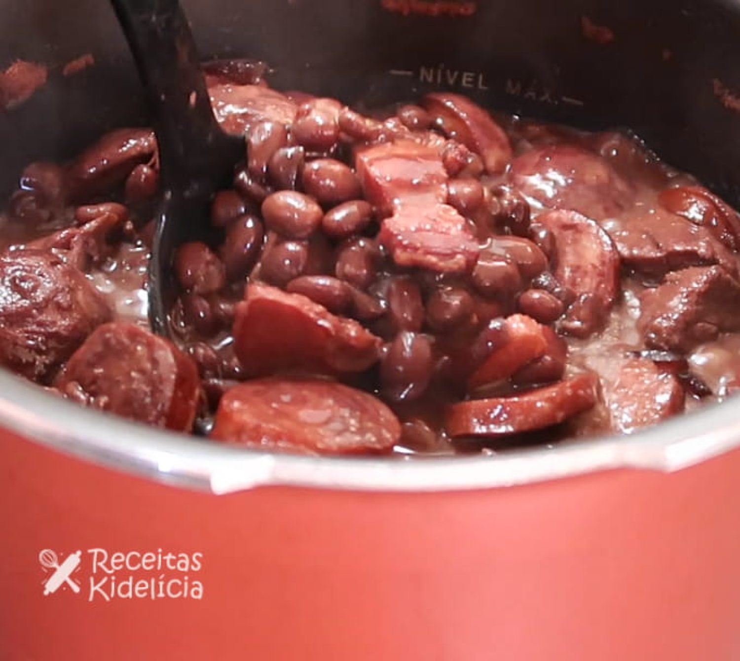 Feijoada Simples - Receitas Kidelícia